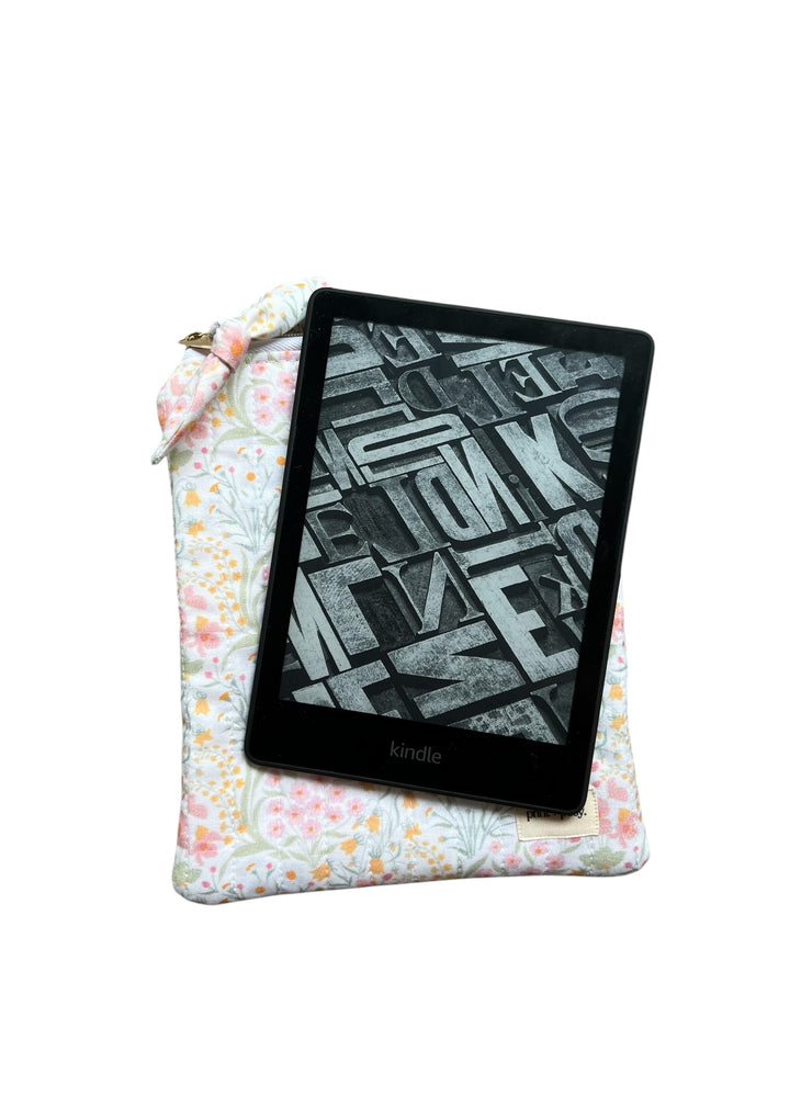 Kindle Pouches – Print and Posy